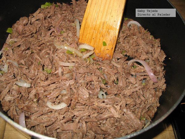 Receta de falda de res en salsa colorada