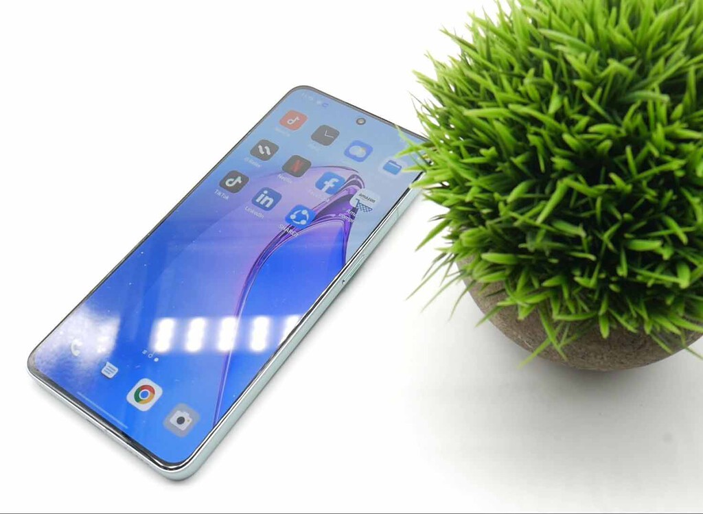 OPPO Reno8 Pro, opiniones tras primera toma de contacto. Vídeo y fotos.