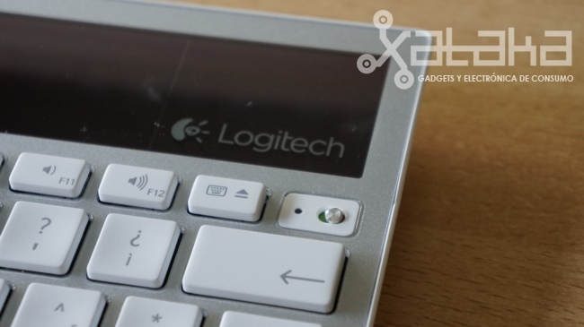 Logitech K760, te enseñamos cómo es este teclado solar tres en uno