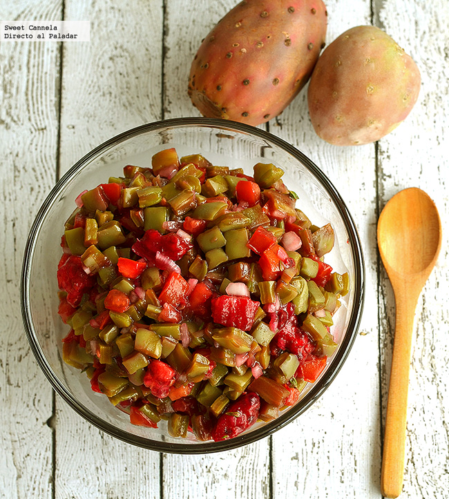 Ensalada de nopales con tuna y aderezo de xoconostle. Receta