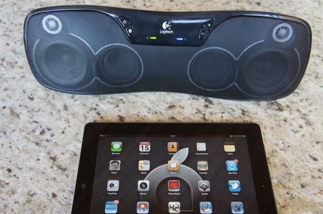 Logitech Wireless Boombox, sonido estéreo inalámbrico (Bluetooth) y portátil (6 h de autonomía)