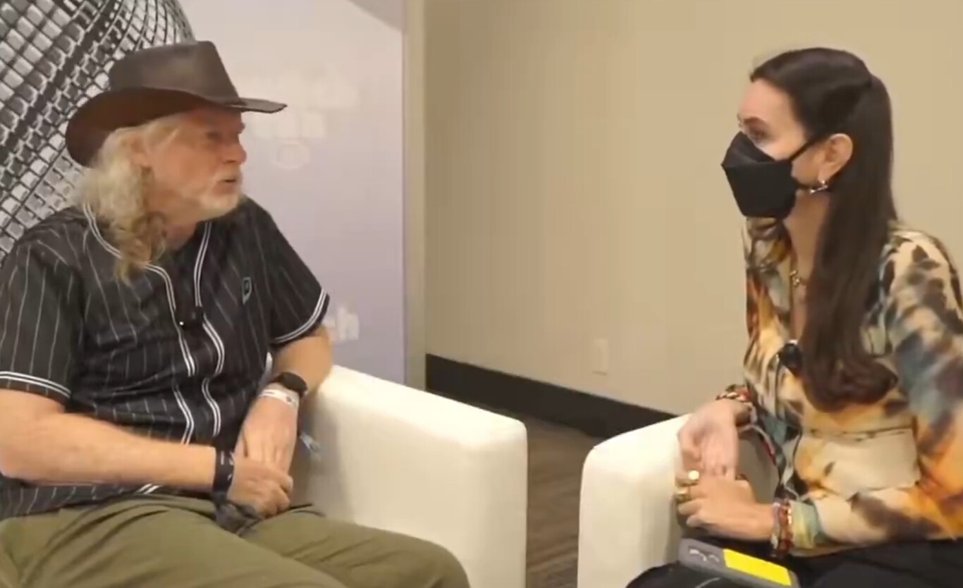 Dan Clancy, CEO de Twitch, afirma que no hay radicales en su plataforma ...