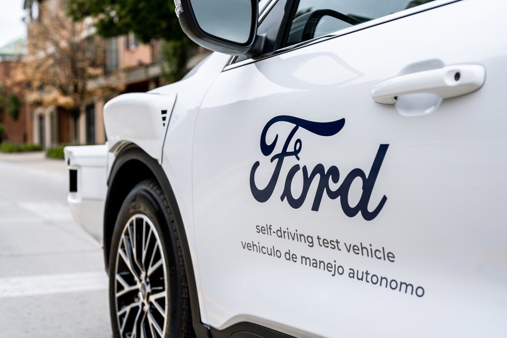 Ford ficha a Doug Field, máximo responsable del Apple Car y ex ...