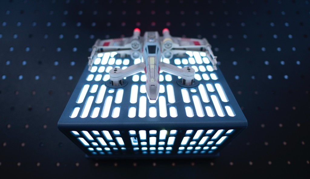 Así es volar un X-Wing: probamos el mini dron para los fans de Star Wars