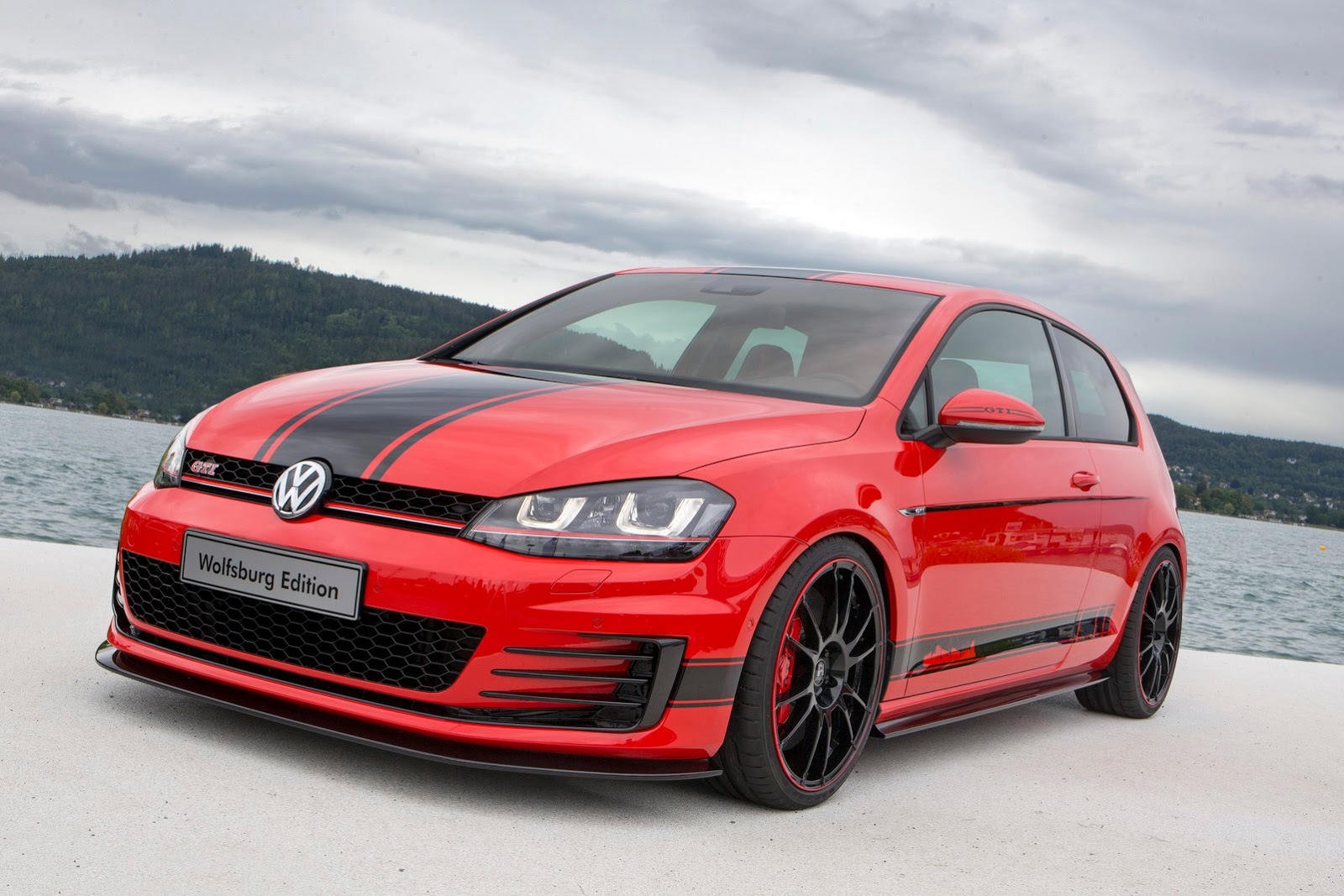 Foto de Volkswagen Golf GTI Wolfsburg Edition (2/13)