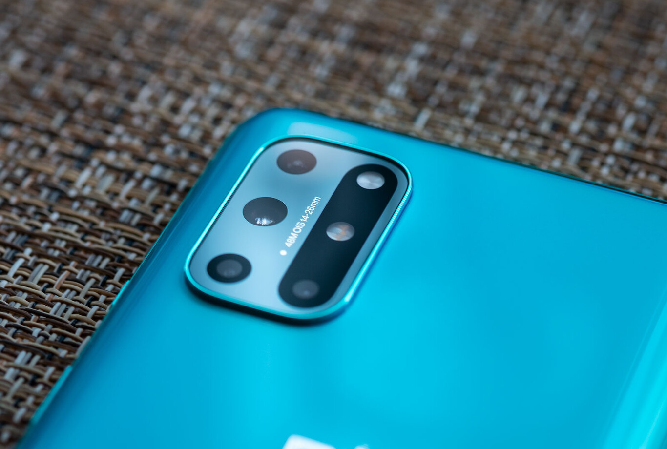 OnePlus 8T, análisis: olvidarse de cargar el móvil sin renunciar a la ...