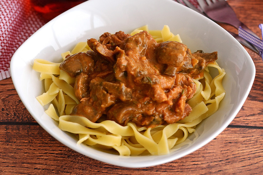 Filete Stroganoff con champiñones