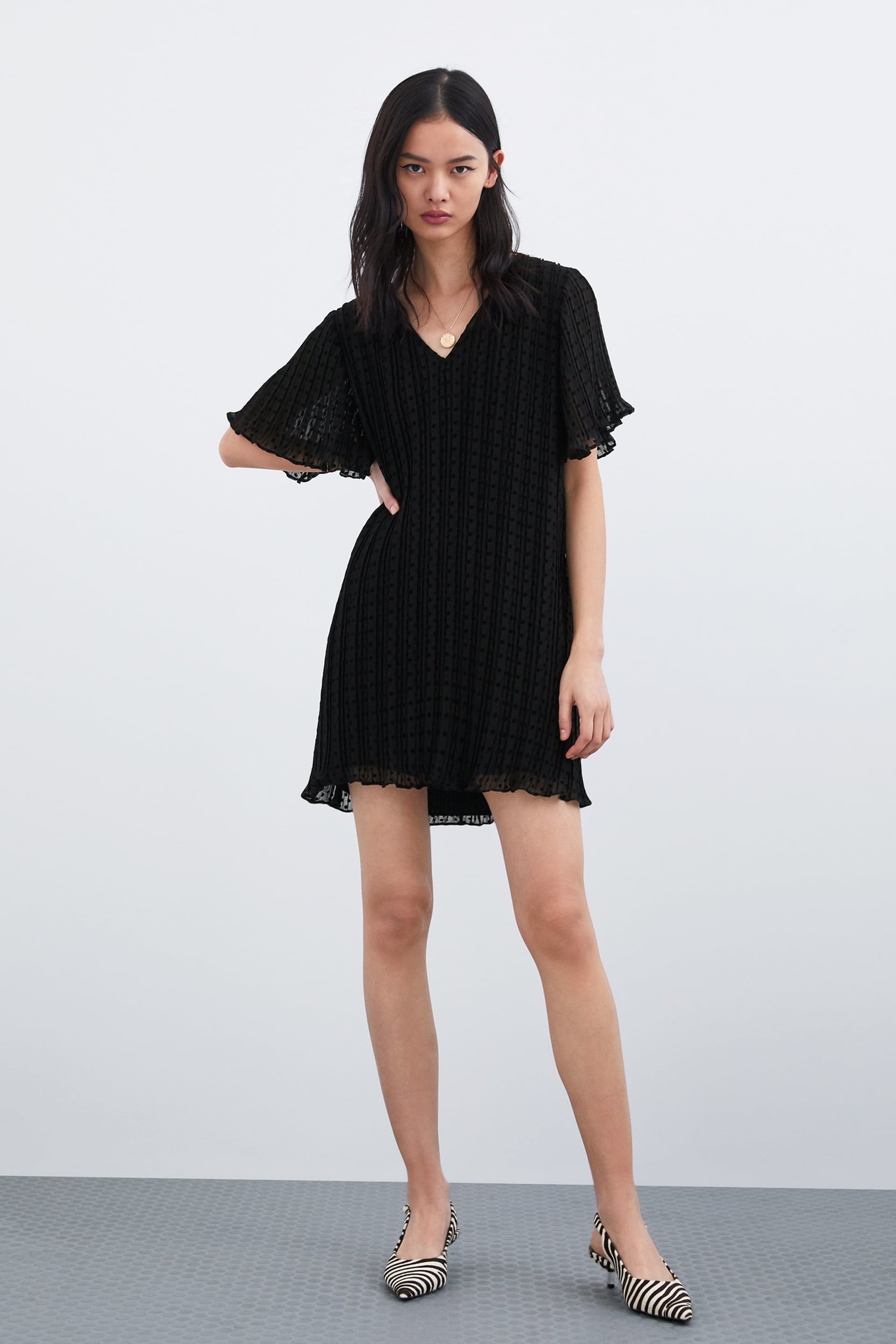 Zara tiene los 13 vestidos negros más ideales de la temporada. Un ...