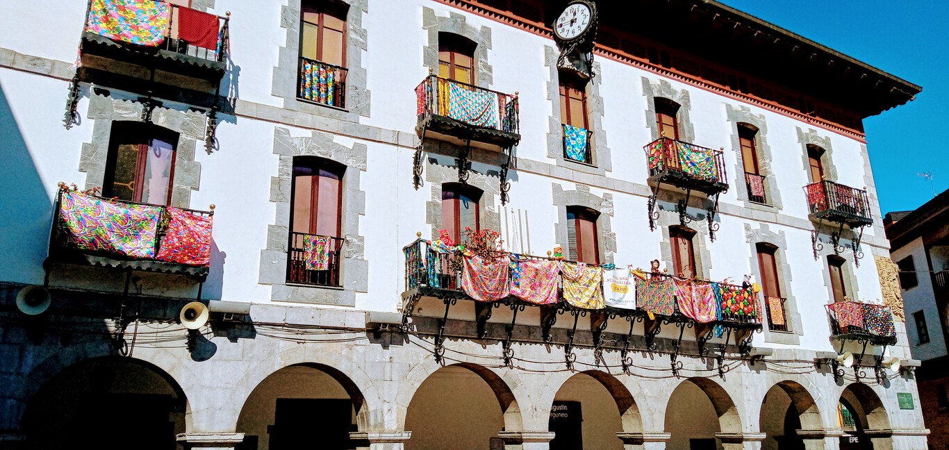 Last getaway of the year: the Basque town with a "little vatican ...