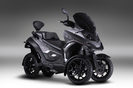 Quadro4, así es la curiosa experiencia de conducir el único scooter de ...