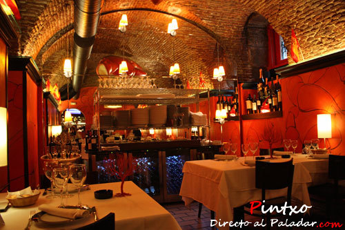 El bogavante del almirante, Boga bar