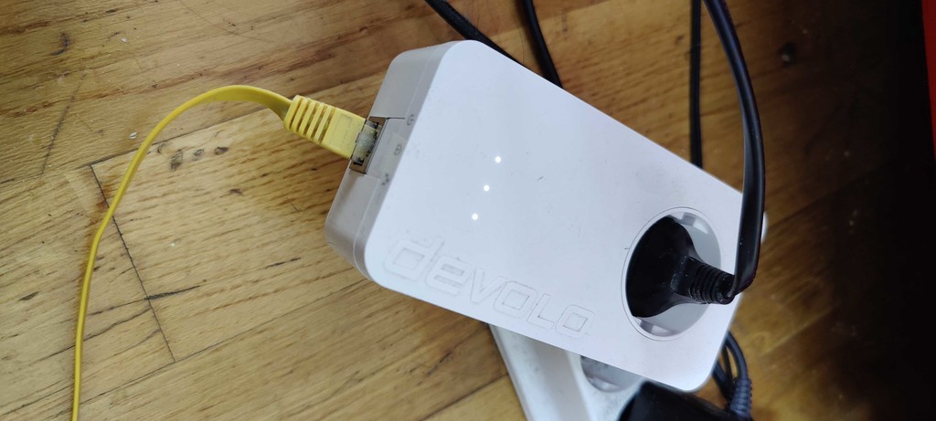 El equipo WiFi de los editores de Xataka: router, PLC, repetidor y más para tener internet en ...