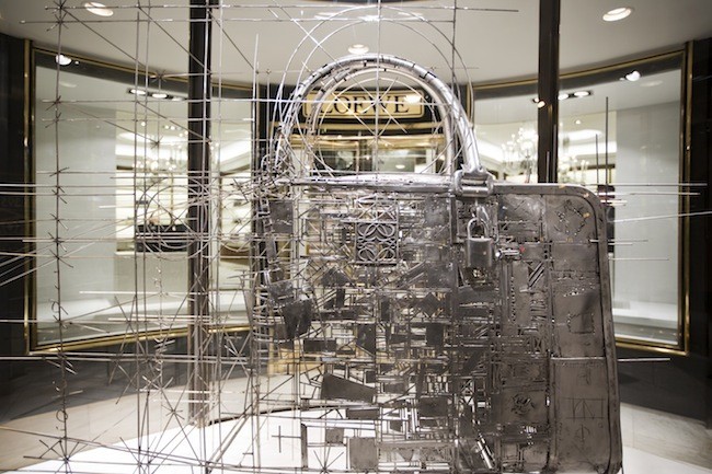 Loewe acaba de inaugurar un nuevo espacio en su boutique de Gran Vía ...