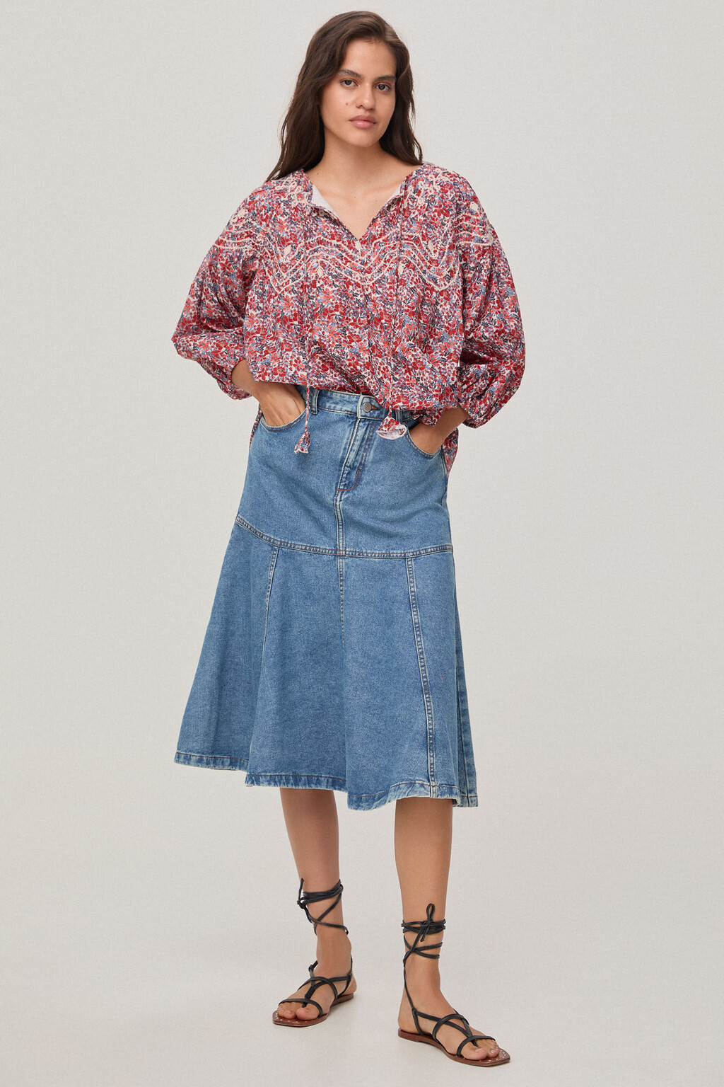 Las faldas de Cortefiel que te van a salvar los looks de este otoño
