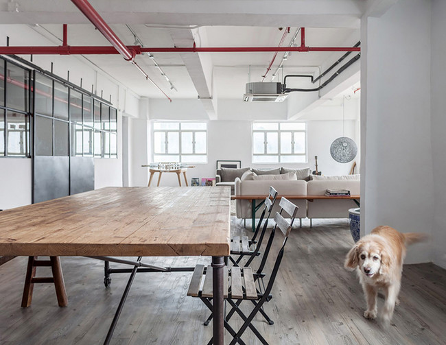 Una bodega convertida en un luminoso loft totalmente zen