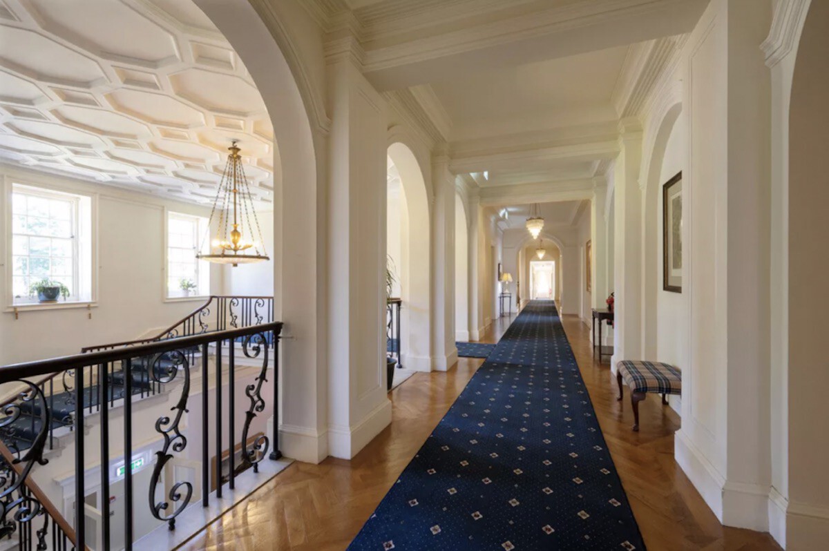 La mansión estilo Downtown Abbey de Bob Dylan en Escocia está a la ...
