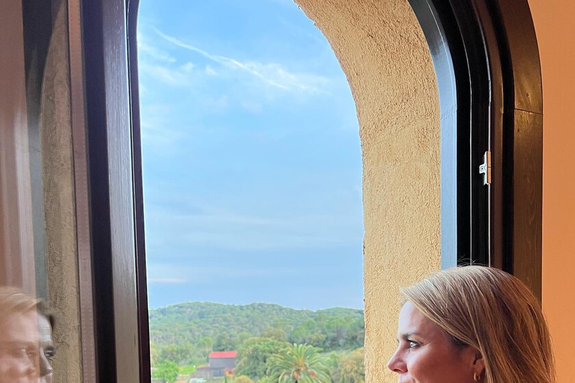 Amelia Bono triunfa y agota el vestido más bonito y estiloso del verano