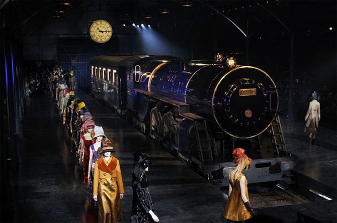 De viaje con Louis Vuitton Express: ¡todos al tren!