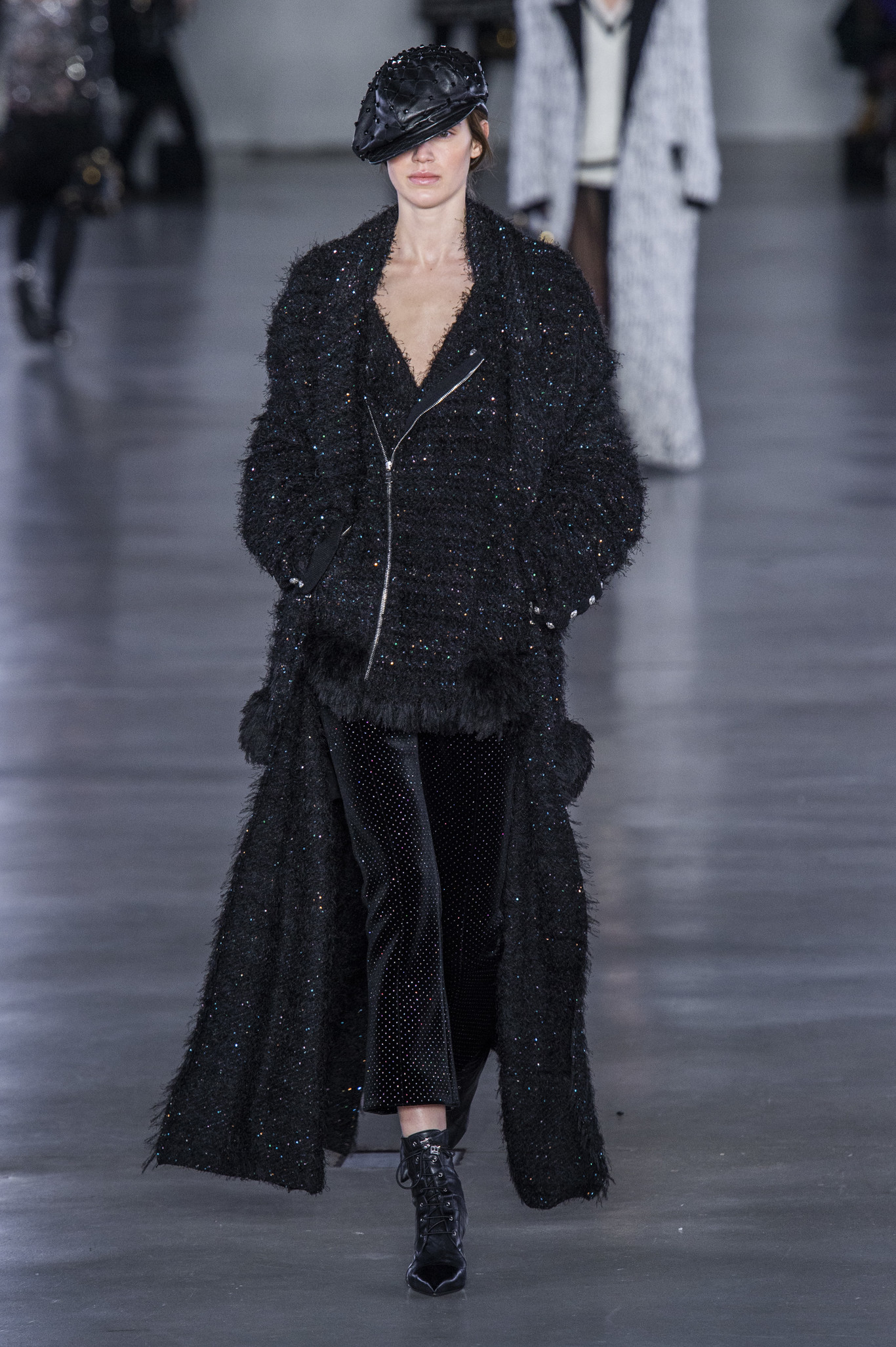 Los mejor del quinto día de la Semana de la Moda de París: Loewe ...