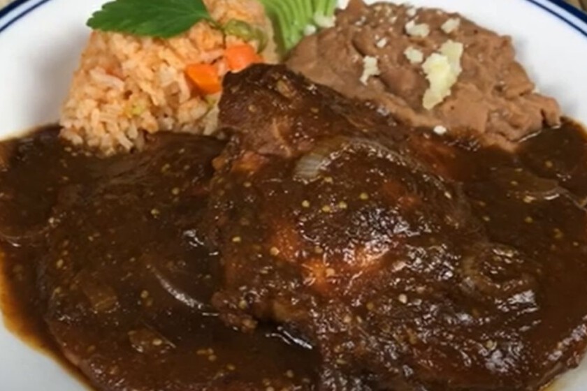 Cómo condimentar chuletas de cerdo en salsa de chile morita con la ...