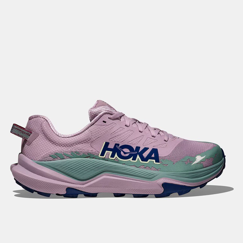 Las nuevas Hoka matcha-fresa que desbancan a New Balance: son ideales ...