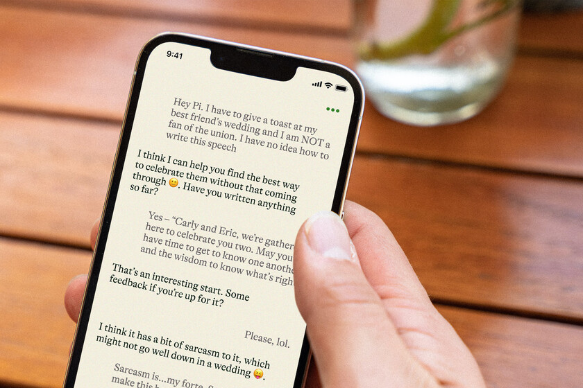 Pi es un chatbot que quiere competir con ChatGPT siendo "amable". Y ya ...