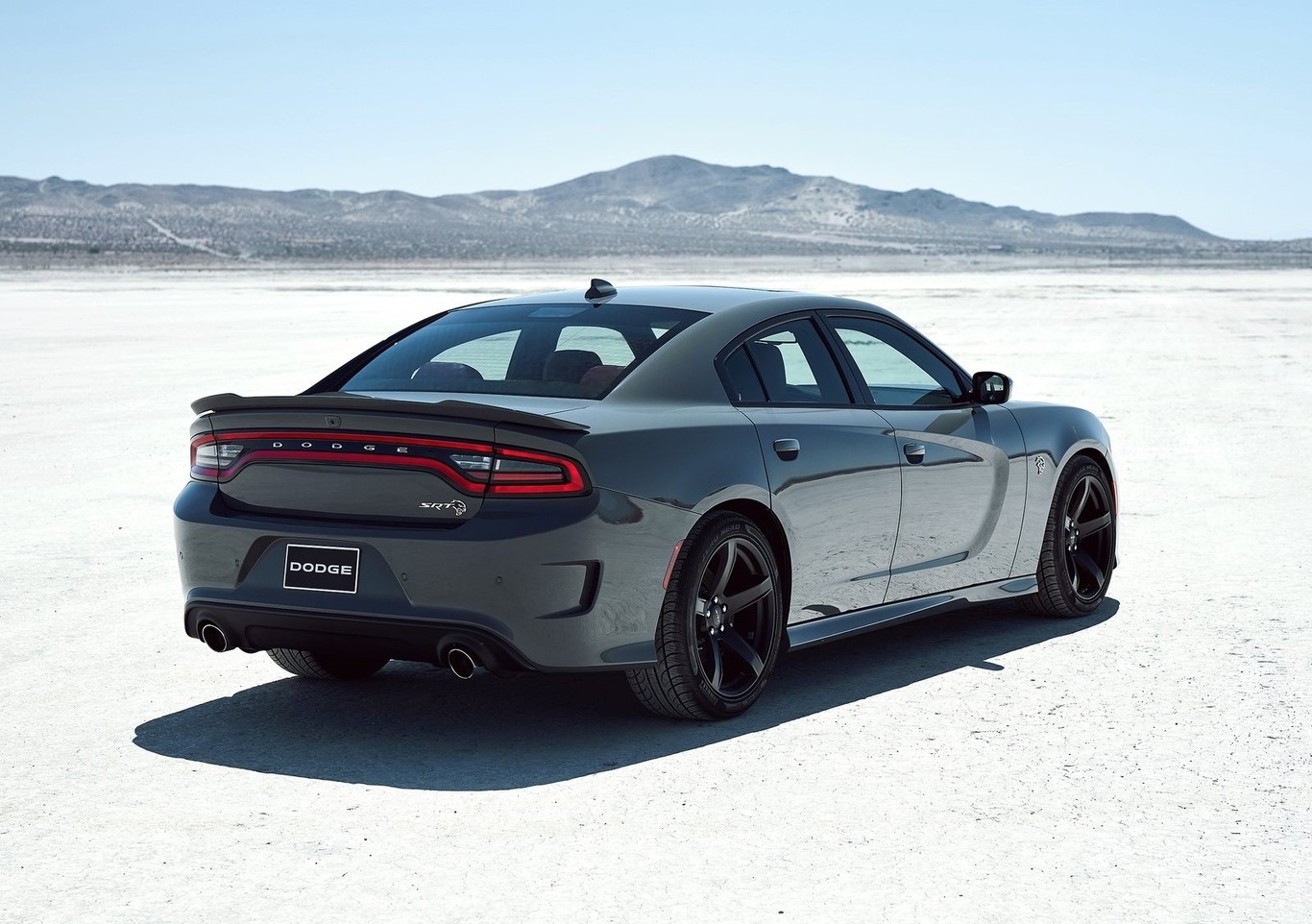 Descubre el por qué de la tendencia de coches grises, blancos y negros