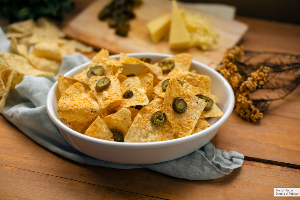 Así se hacen los auténticos nachos con queso: una receta fronteriza, pero verdaderamente mexicana