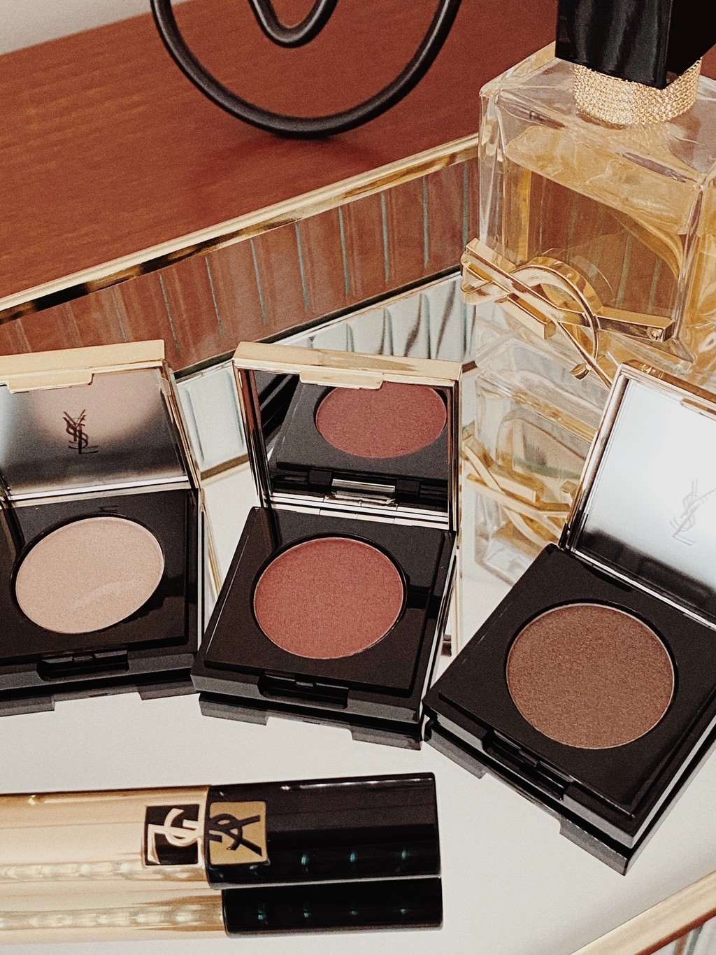 Elevamos el maquillaje de nuestras miradas con la nueva máscara de ...