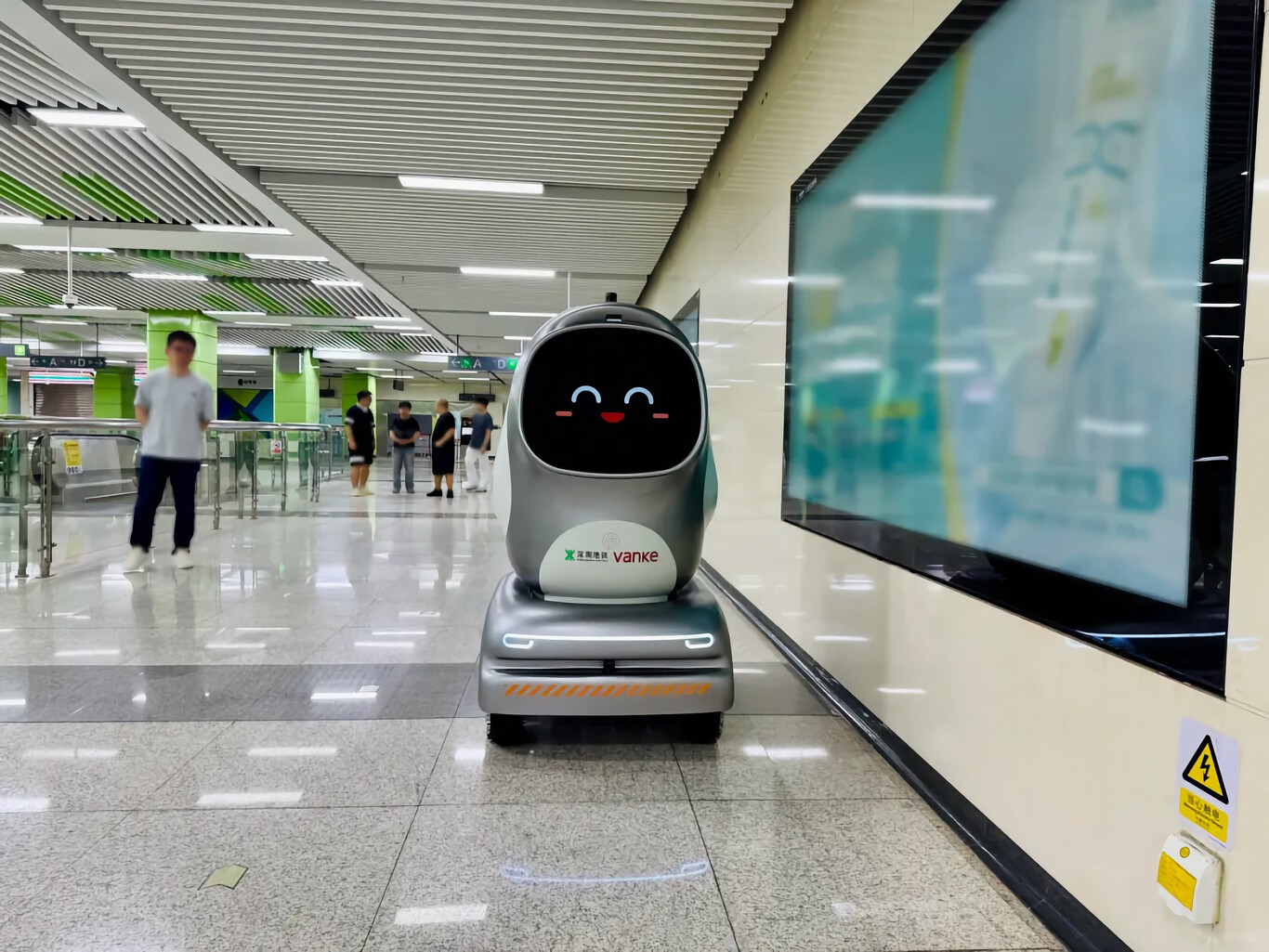No puedes subir al metro de Madrid con un patinete eléctrico. En el de ...