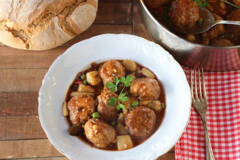 Albóndigas con sepia a la catalana: la mejor receta tradicional de ...