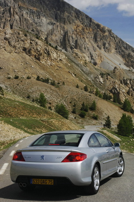 Peugeot 407 Coupé en profundidad