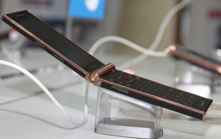 Samsung SCH-W2014, el teléfono tipo concha con Snadpragon 800