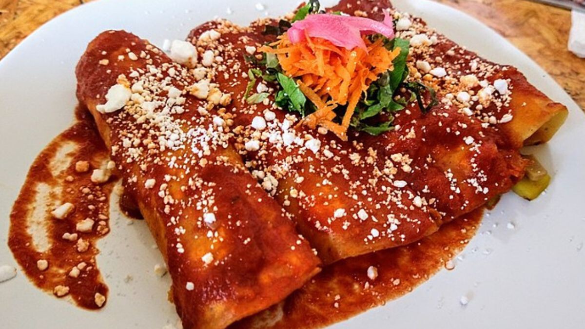Cómo hacer enchiladas rojas sencillas con chile ancho, la receta ...