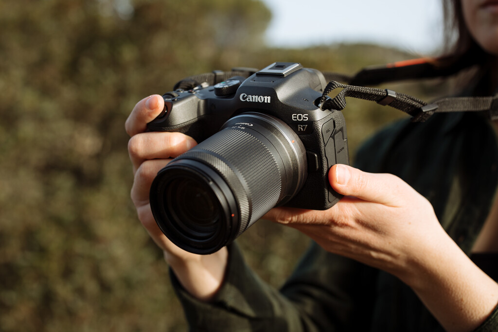 Nueva Canon EOS R7: características, precio y ficha técnica