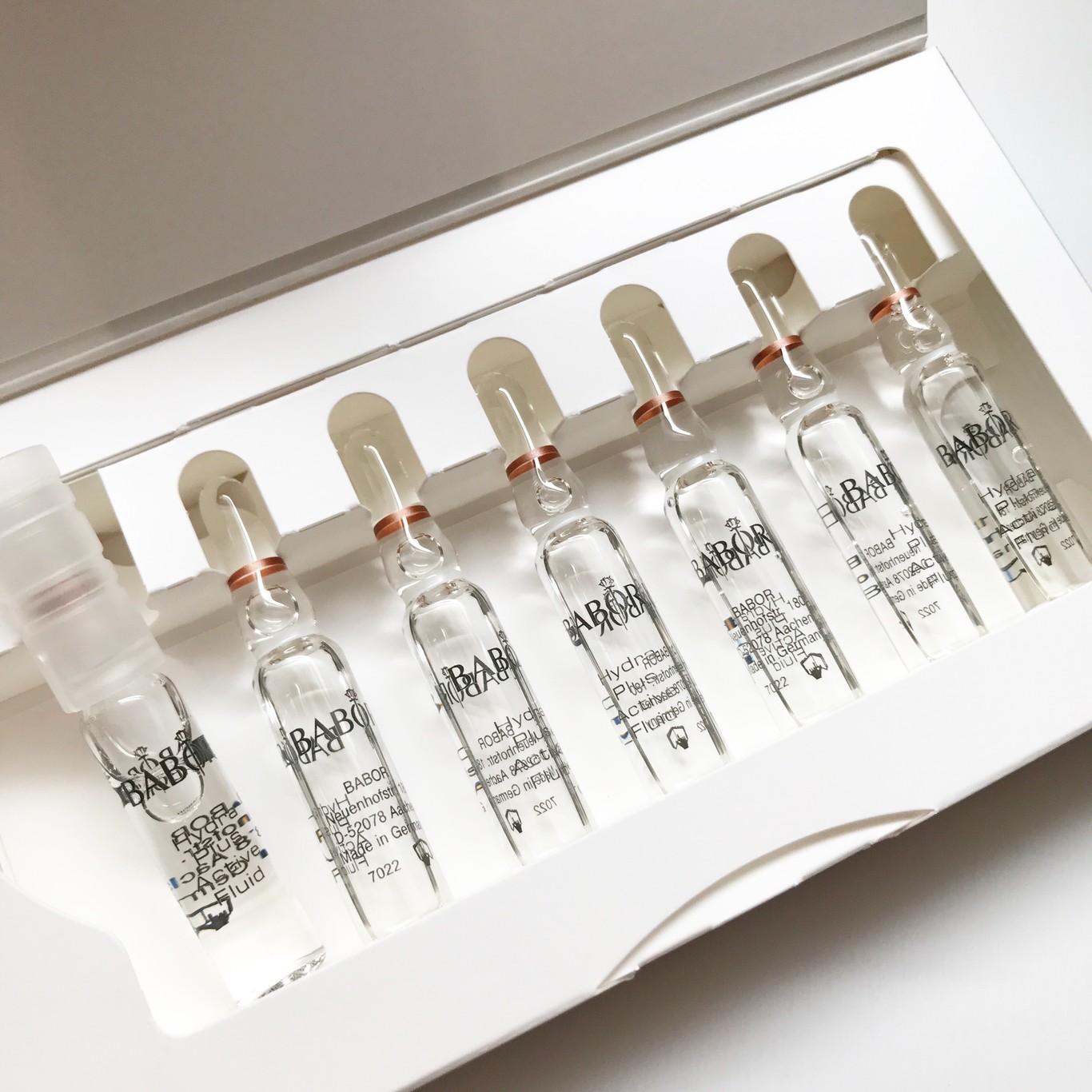 Probamos las ampollas Hydra Plus Active Fluid de Babor para una buena ...