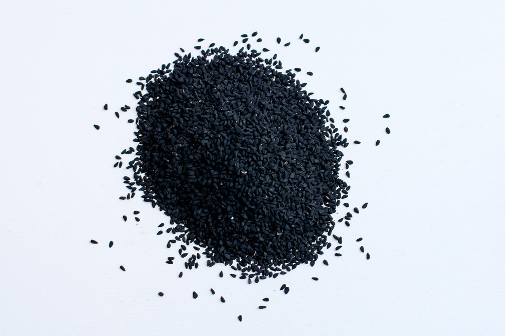 Semillas de nigella, ajenuz o comino negro: ¿qué es y cómo usar esta ...