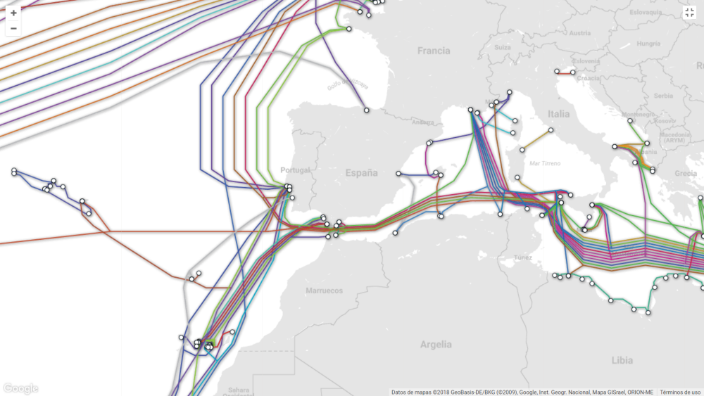 Así es el mapa de todos los cables submarinos que le dan forma a Internet