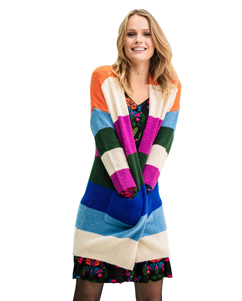 Los cárdigans largos son la tendencia más cómoda y calentita que ...