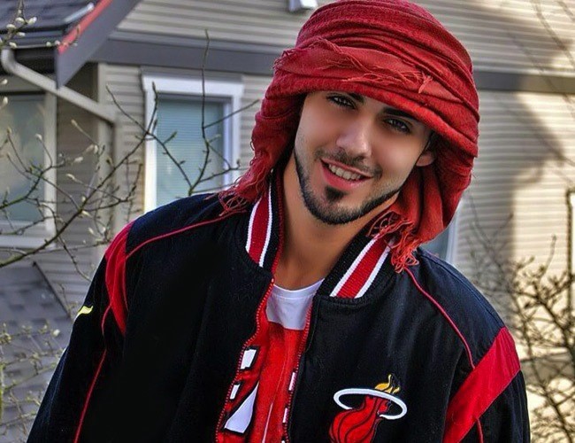 ¿Quién es Omar Borkan Al Gala, el hombre demasiado guapo para Arabia Saudí?