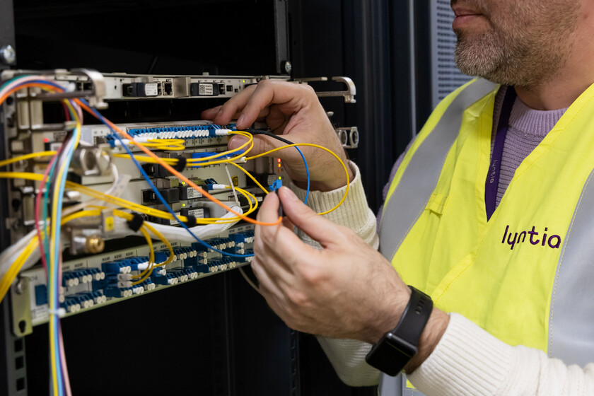 Fibra óptica 'hollow core': así es la tecnología de núcleo hueco que ...