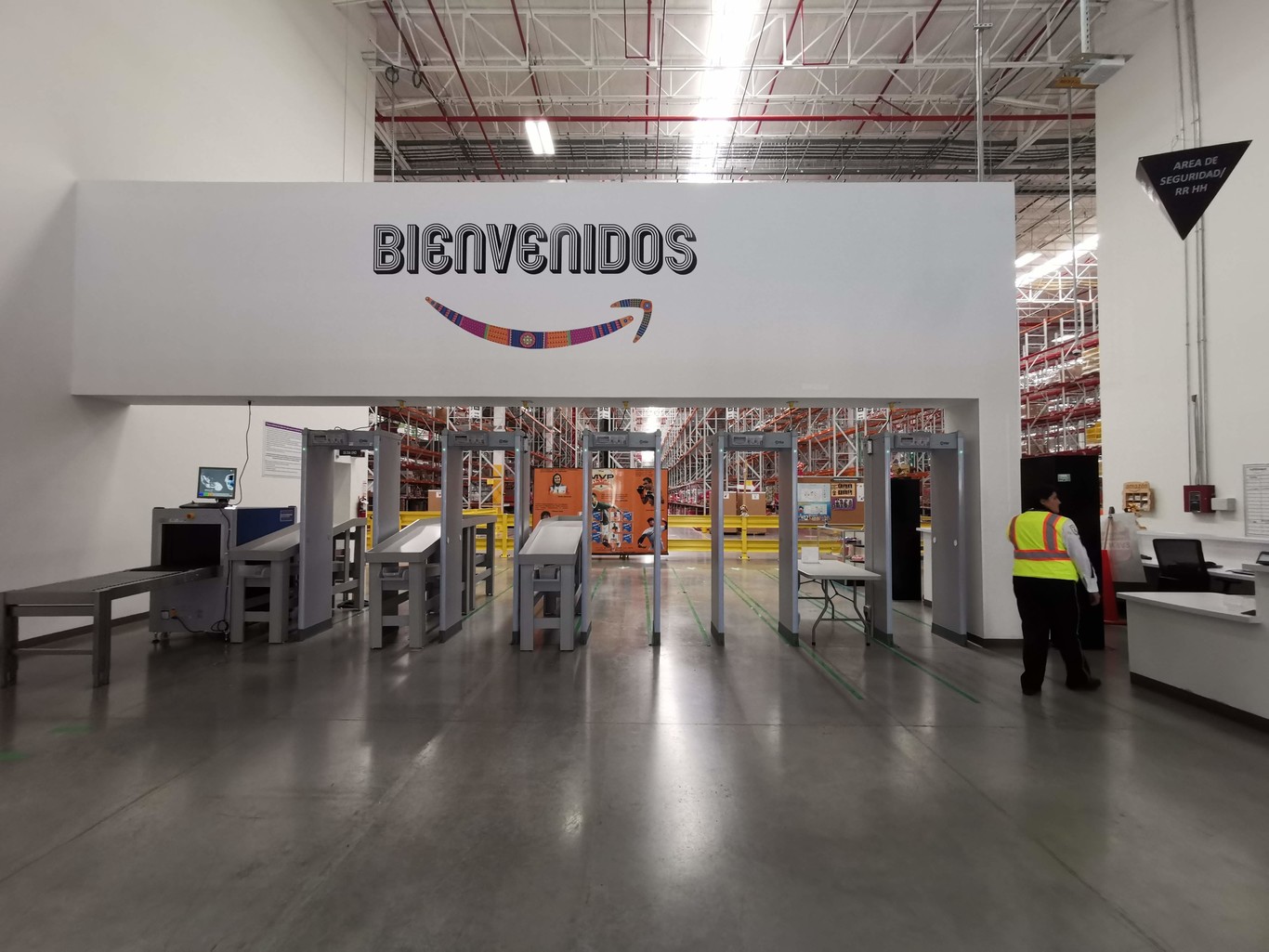 Así es estar en las entrañas de Amazon por un día: visitamos su centro ...