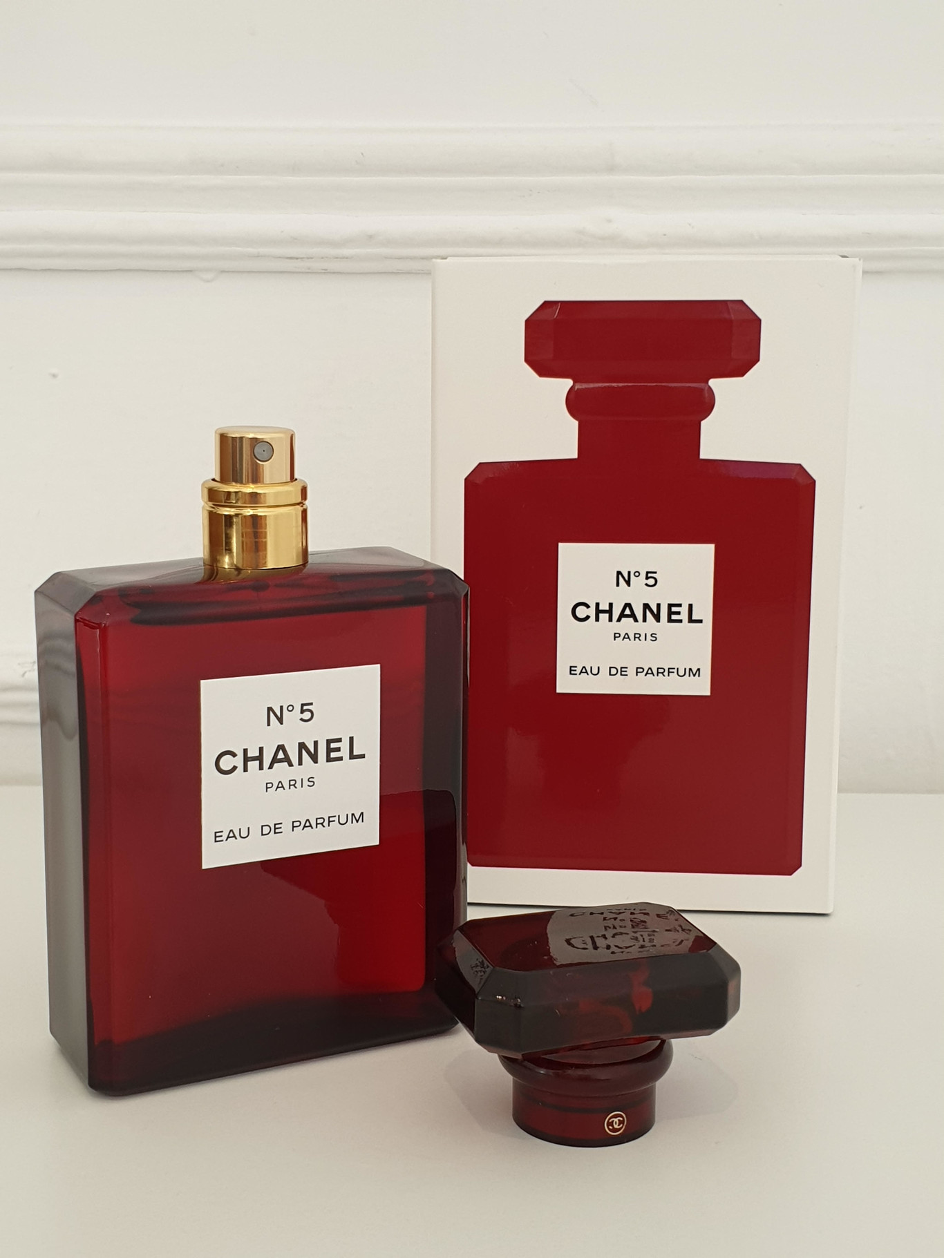 La versión más exclusiva del perfume Chanel Nº5 viene con un vestido de ...