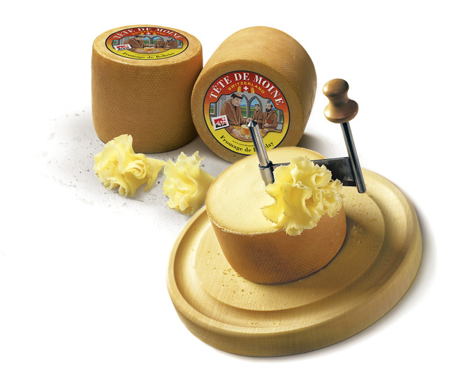 Los 7 quesos suizos imprescindibles para los amantes queseros