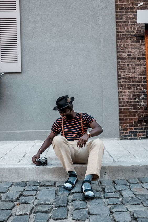 El combo de chanclas y calcetines conforman los mejores looks del ...