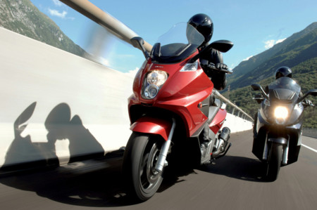 Gilera GP 800 maxi-scooter