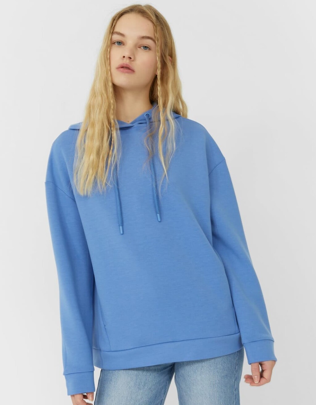 Nueve sudaderas a todo color de firmas como Zara, Stradivarius o ...