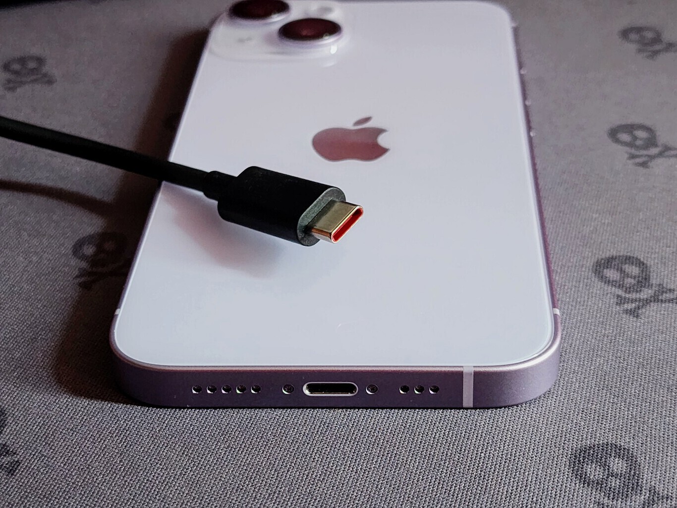 Este país también obligará a Apple a usar USB-C en los iPhone: la muerte del Lightning y puertos ...