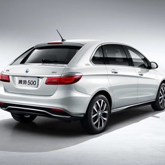 El nuevo coche eléctrico de Daimler y BYD se llama Denza 500... pero es ...