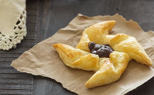 Remolinos de hojaldre con chocolate: receta fácil